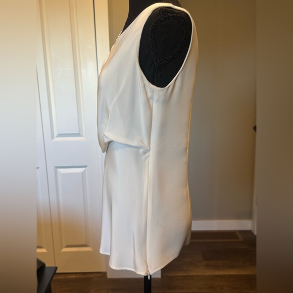 Oscar de la Renta | Tops | Oscar De La Renta Ivory Silk Sleeveless Top ...